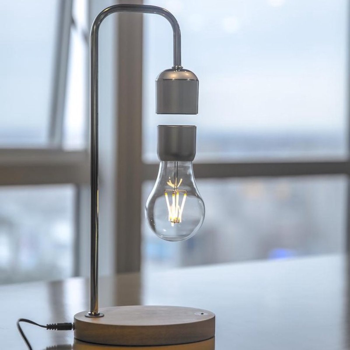 Köp Magnetic Levitating Floating Bulb Lampa Här - Snabb Leverans ...
