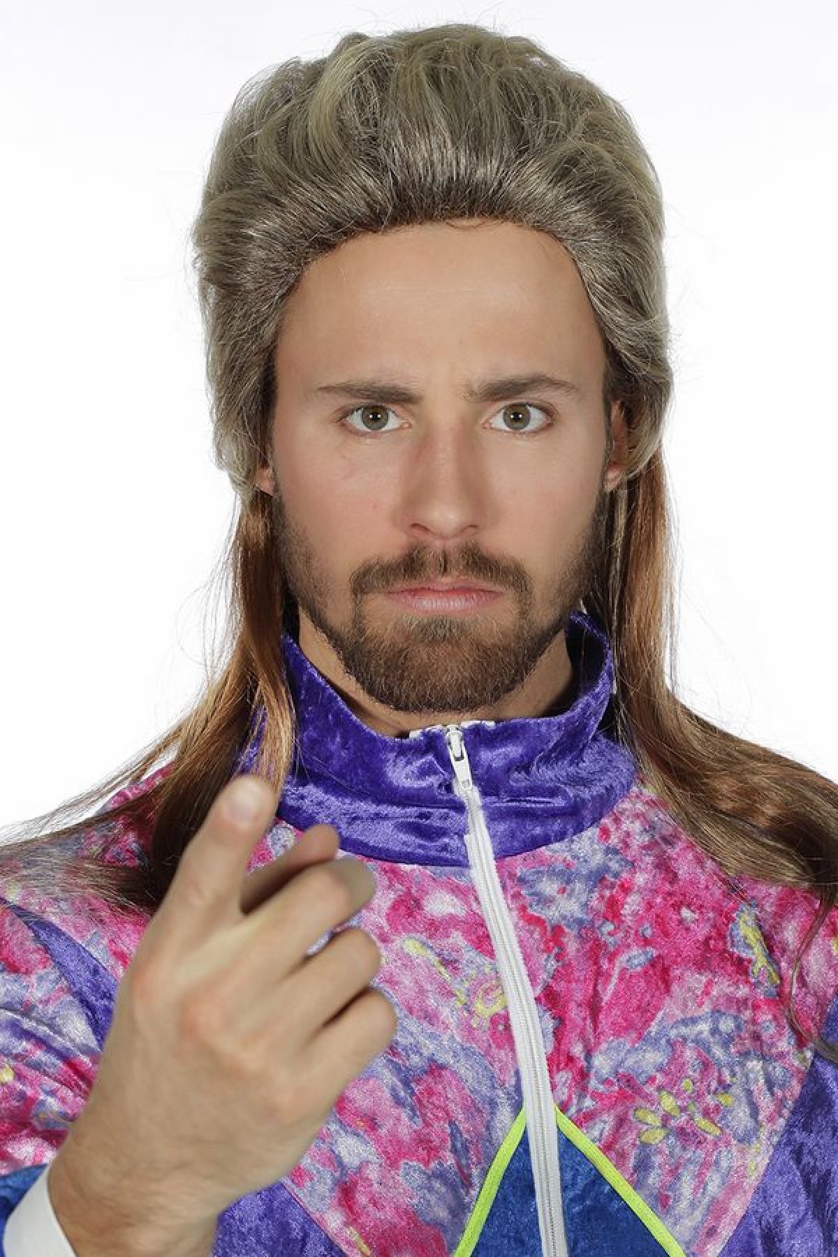 Köp 80-tal Peruk Mörkblond Här - Snabb Leverans - Temashop.se