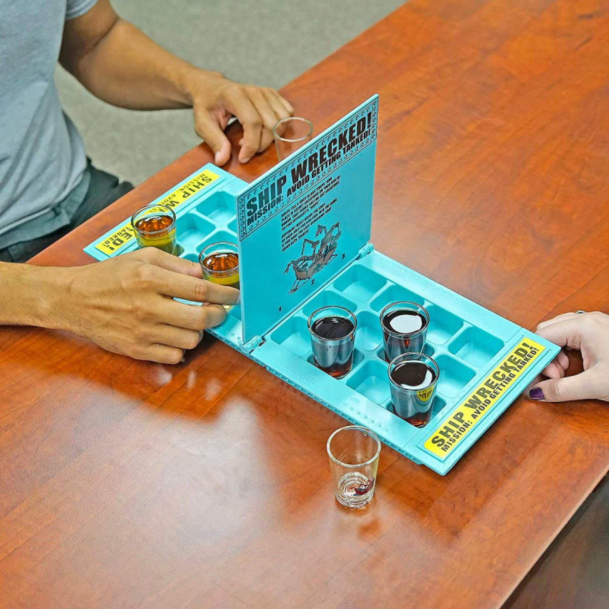 Köp Sänka Skepp Drickspel Här - Snabb Leverans - Temashop.se